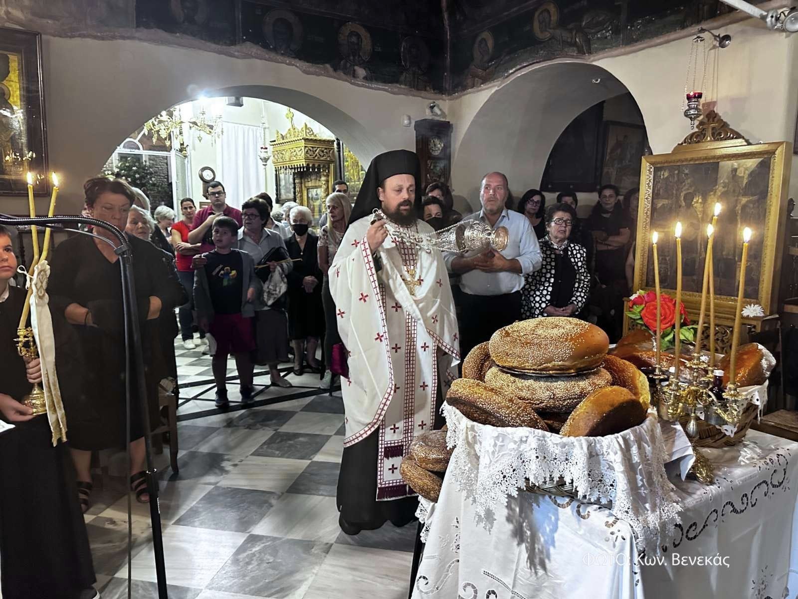 Προεξάρχοντος του Μητροπολίτη Ύδρας κ. ΕΦΡΑΙΜ τελέστηκε ο Μ ...